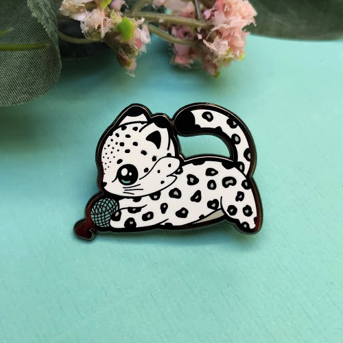 Fluff 'n Tuff - Snow leopard enamel pin – Fluffntuff